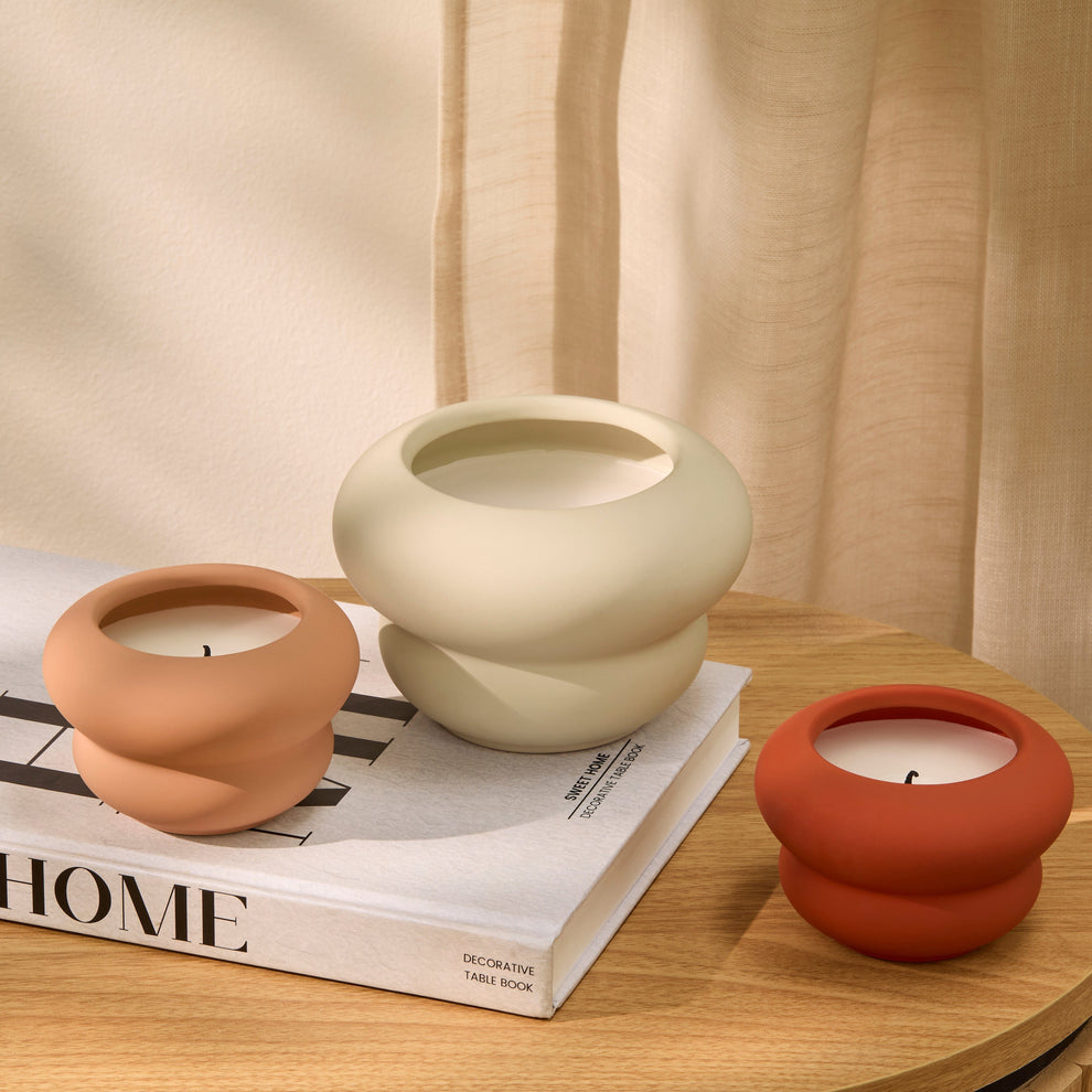 Surbiton Single Wick 9cm Ceramic Candle - Oud Wood & Rose Scent In Blu ...