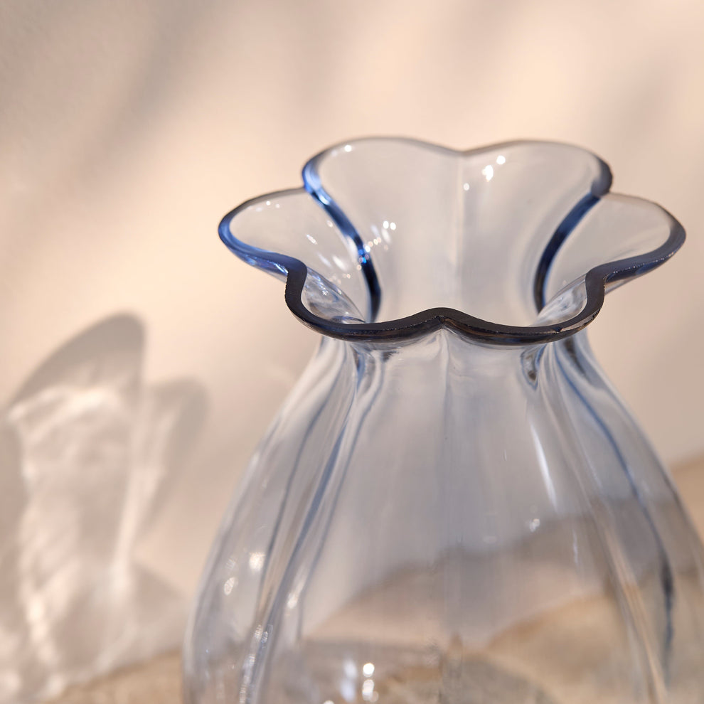 Verona 20cm Glass Vase - Cornflower Blue – Laura James
