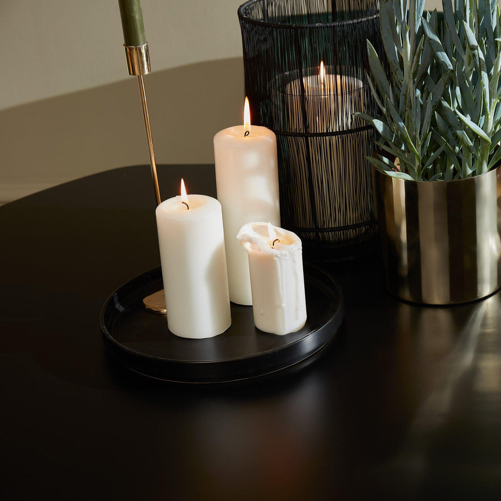 Lua extendable dining table - noir black - Laura James