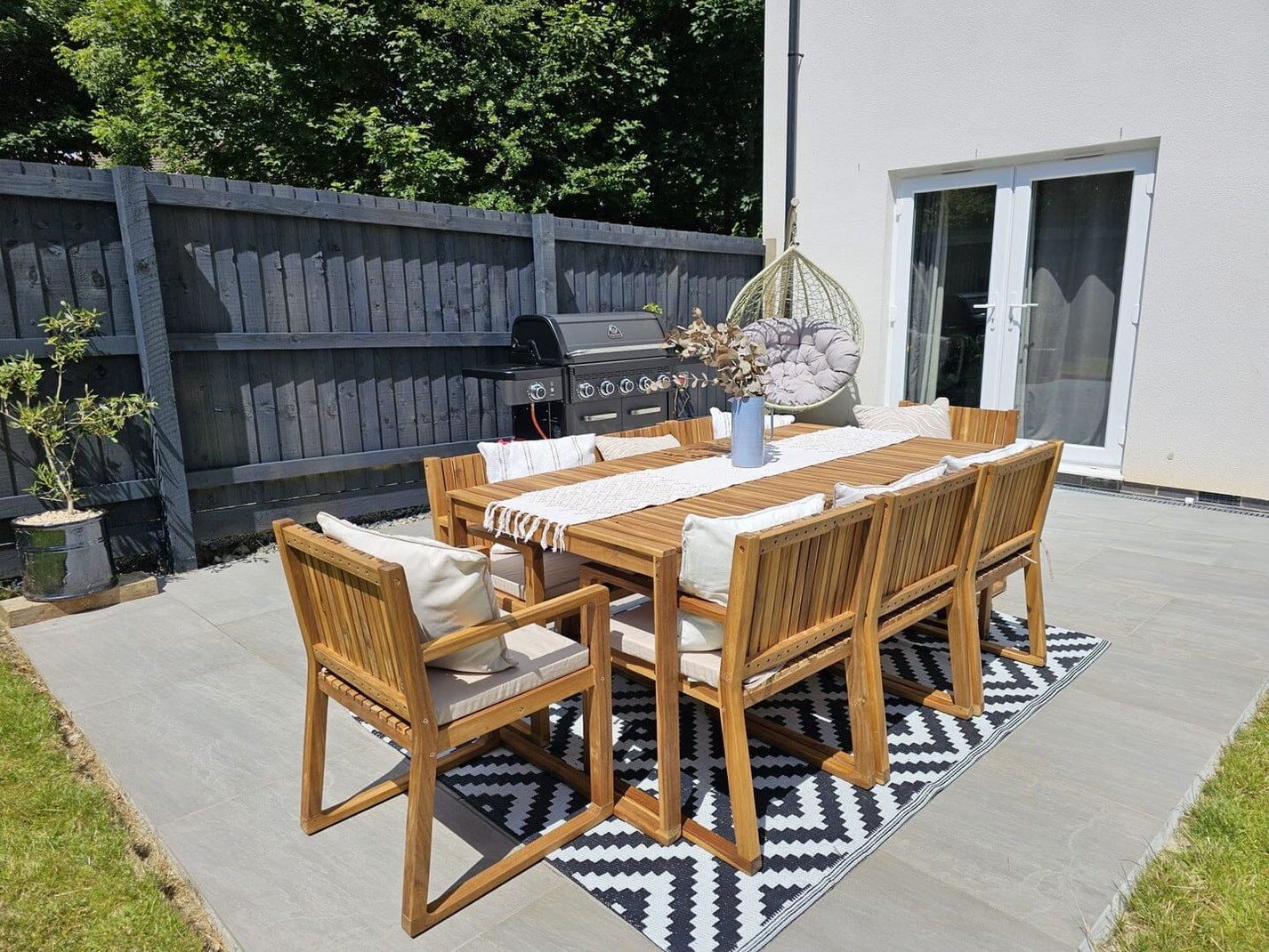 Lennox Table & 8 Lennox Armchairs with Grey Parasol – Laura James