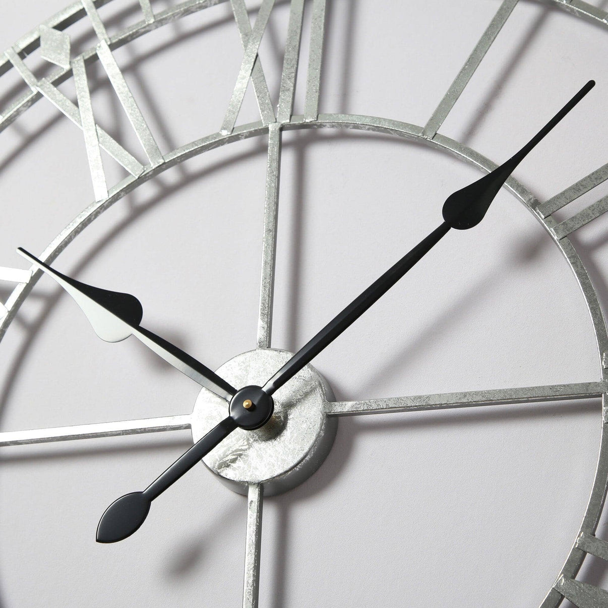 Outlet - Riseley 80Cm Metal Skeleton Wall Clock - Silver – Laura James