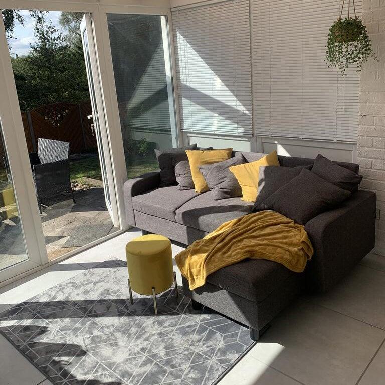 Tracy Corner Sofa - Grey Linen with Black Legs – Laura James